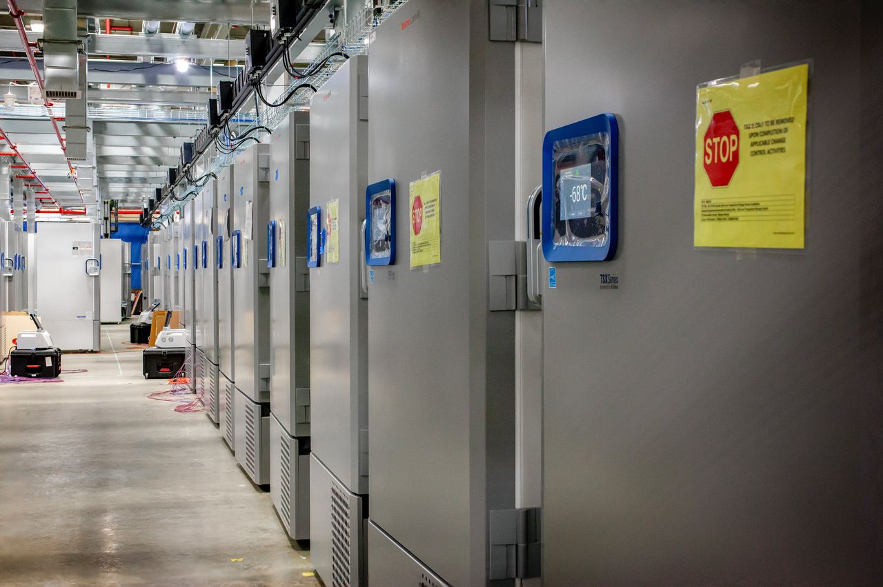 Pfizer en BioNTech vragen Europese vergunning voor vaccin aan - NRC