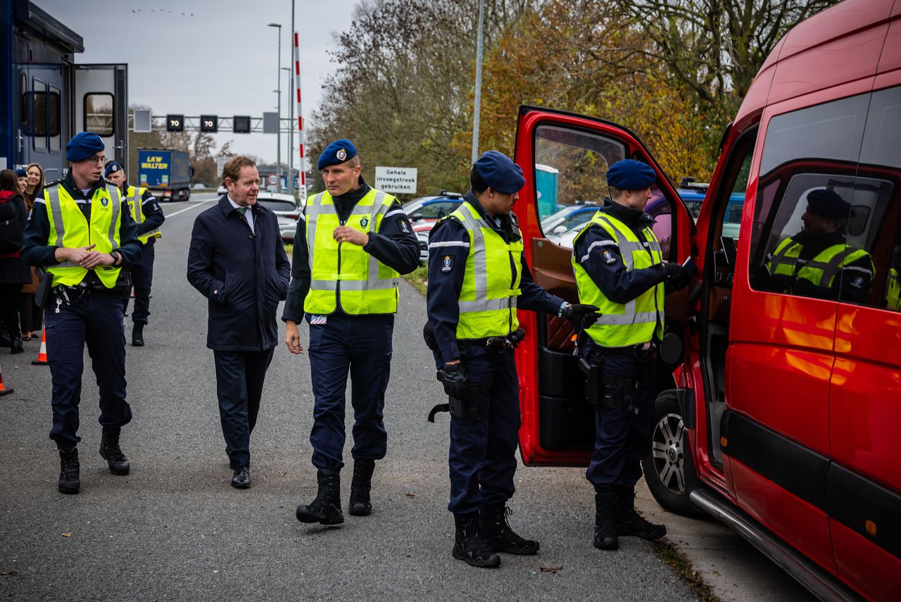 Kabinet verlengt grenscontroles tot juni 2026 - NRC