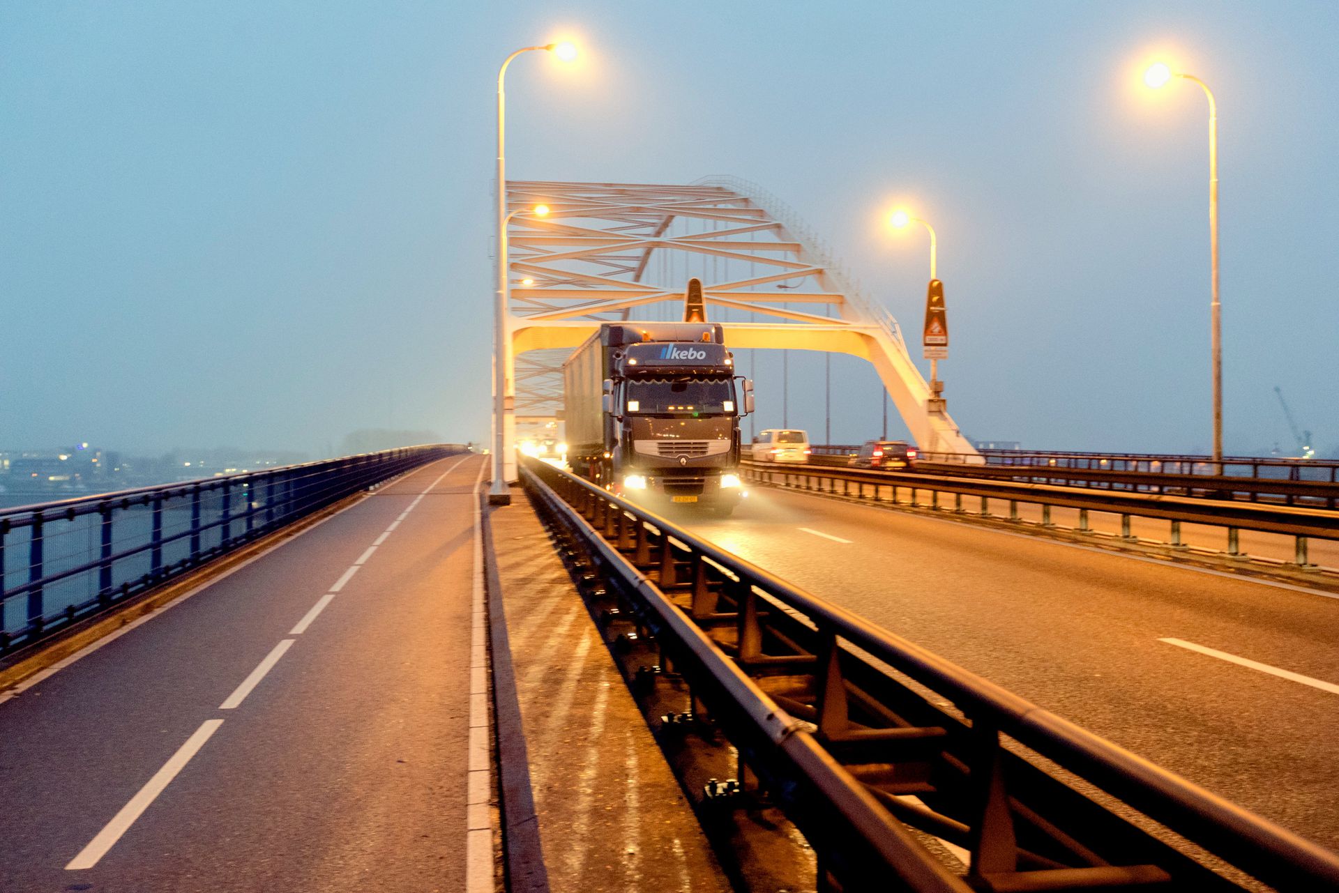 ‘Merwedebrug stond bij afsluiting in 2016 op instorten’ - NRC