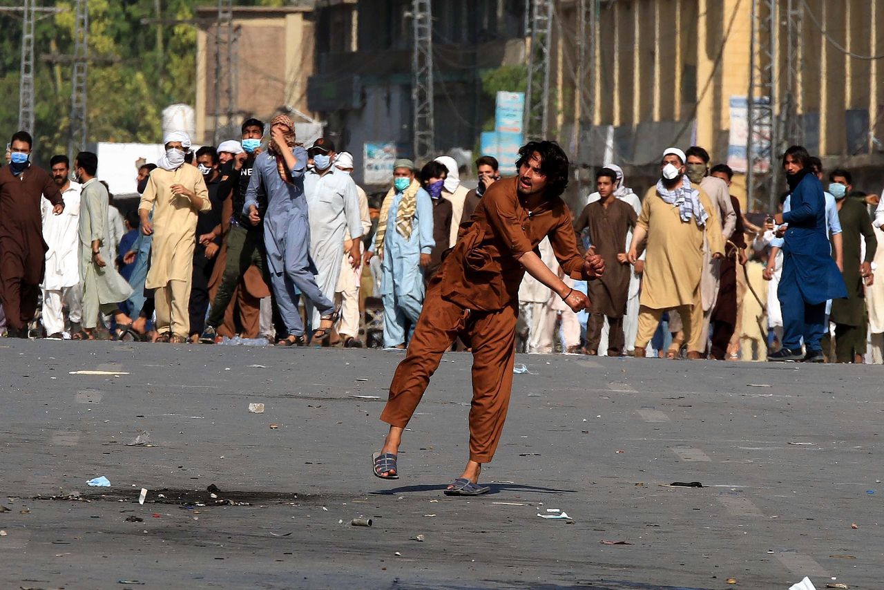 Pakistaans Hooggerechtshof beveelt vrijlating oud-premier Khan - NRC