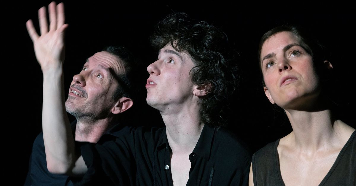 Bij deze ‘Hamlet’ is het genieten van de chemie tussen zoon Roman en ...