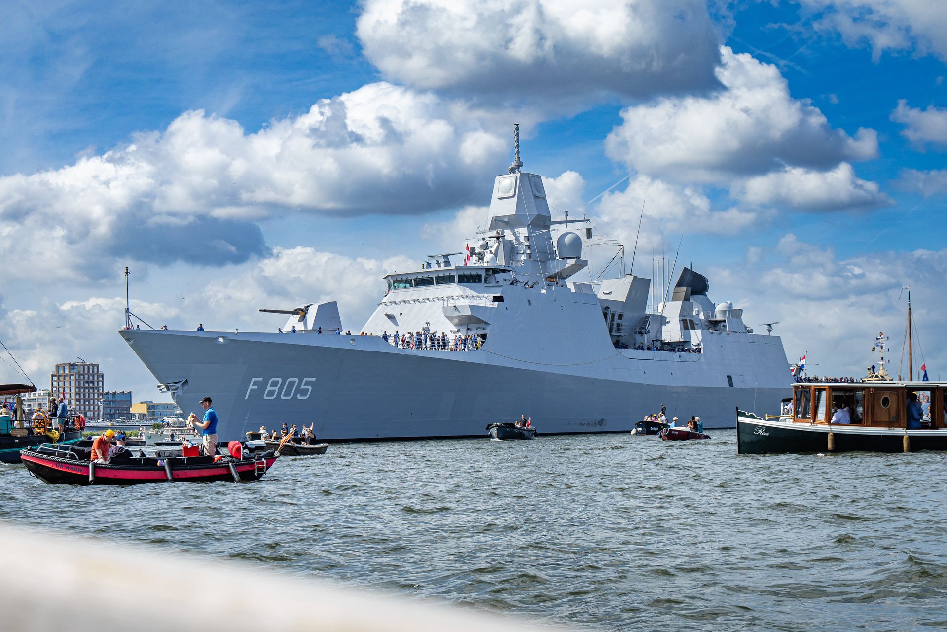 Nederlands fregat Evertsen naar de Middellandse Zee voor deelname aan ...
