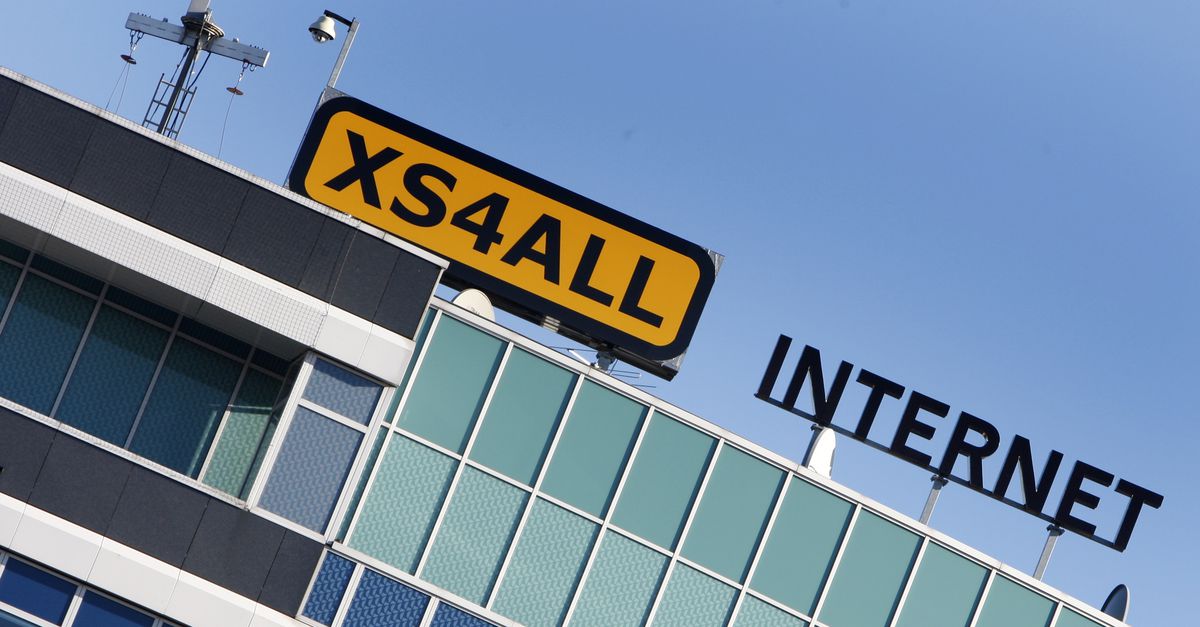 Duizenden sites twee dagen uit de lucht na betalingsgeschil XS4ALL - NRC