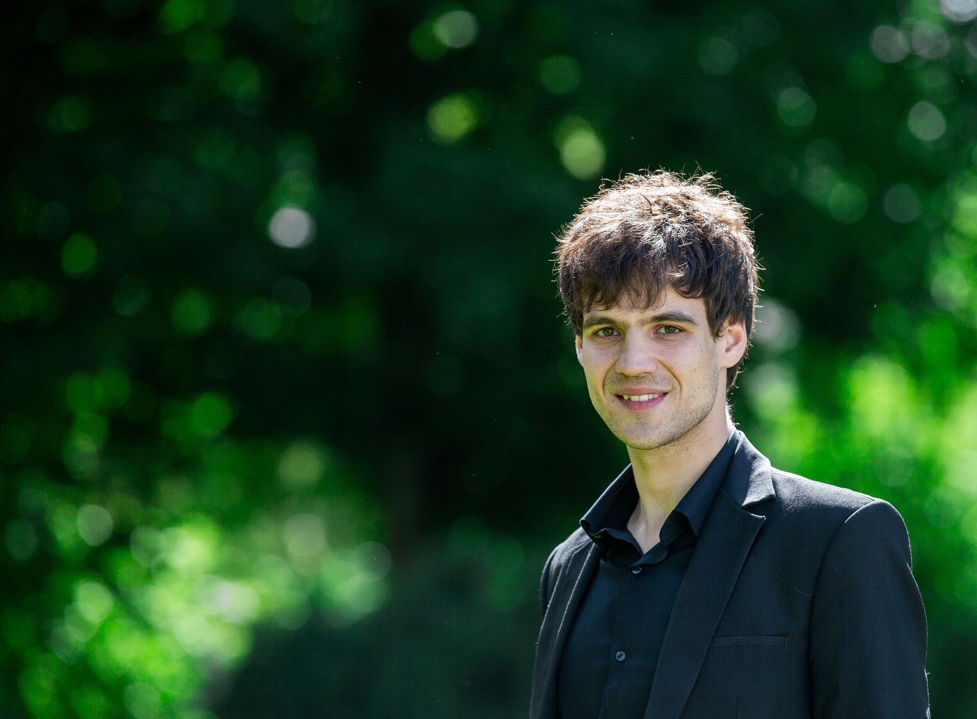 Cellist Victor Julien-Laferrière is muzikale rasverteller - NRC