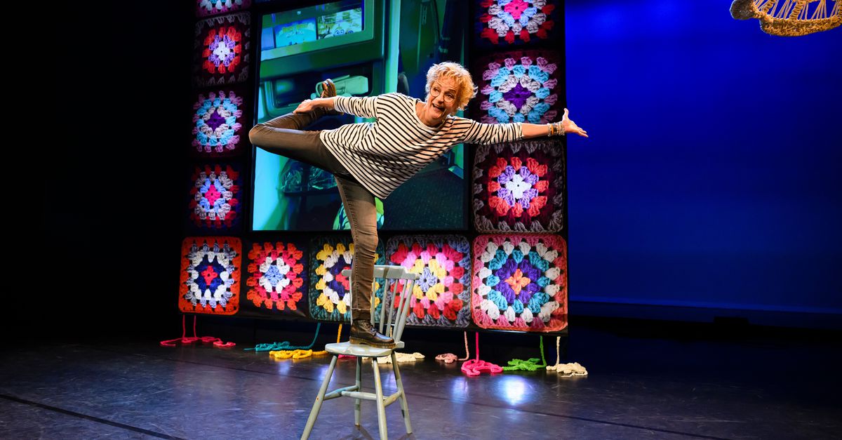 Lenette van Dongen laat onbezorgd lachen om moderne fratsen - NRC