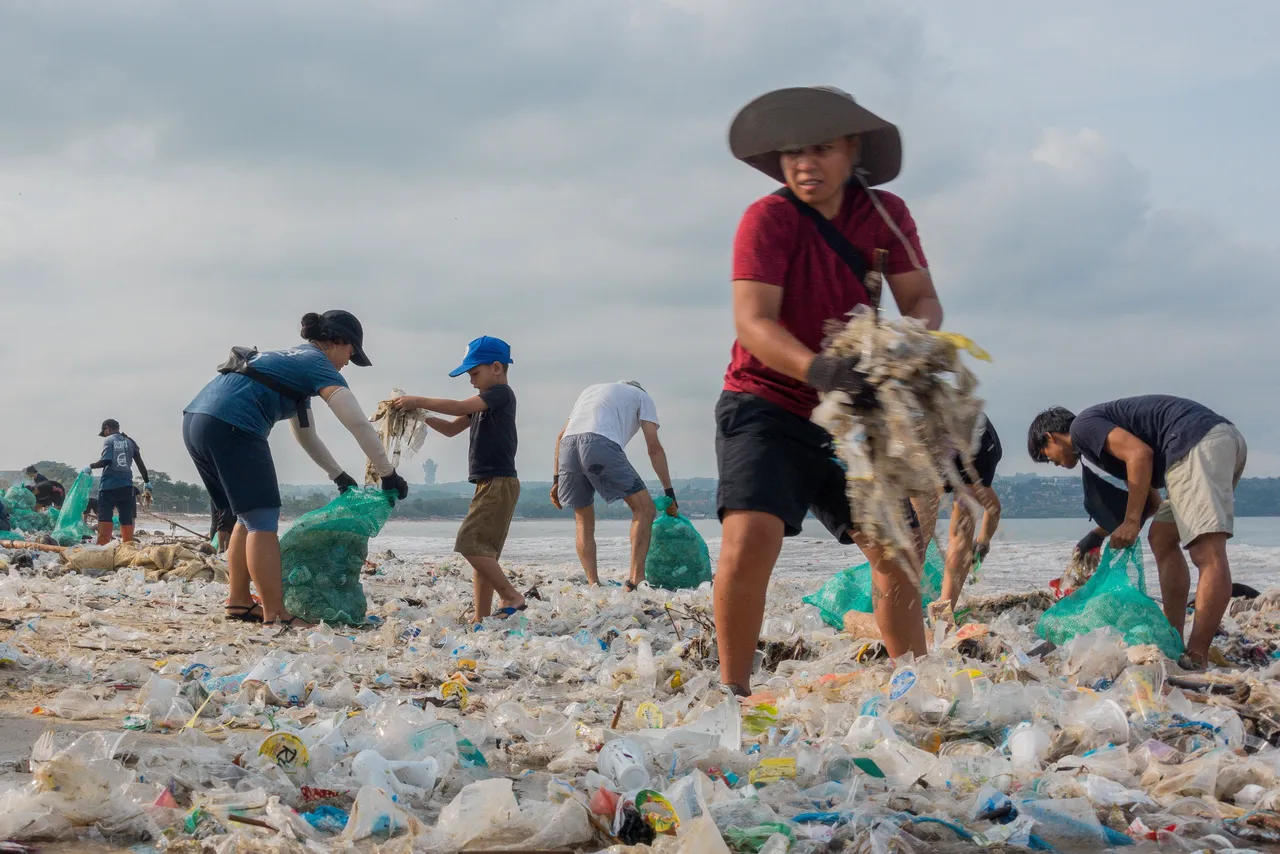 Op Bali gaat het kleine waterflesje in de ban - NRC