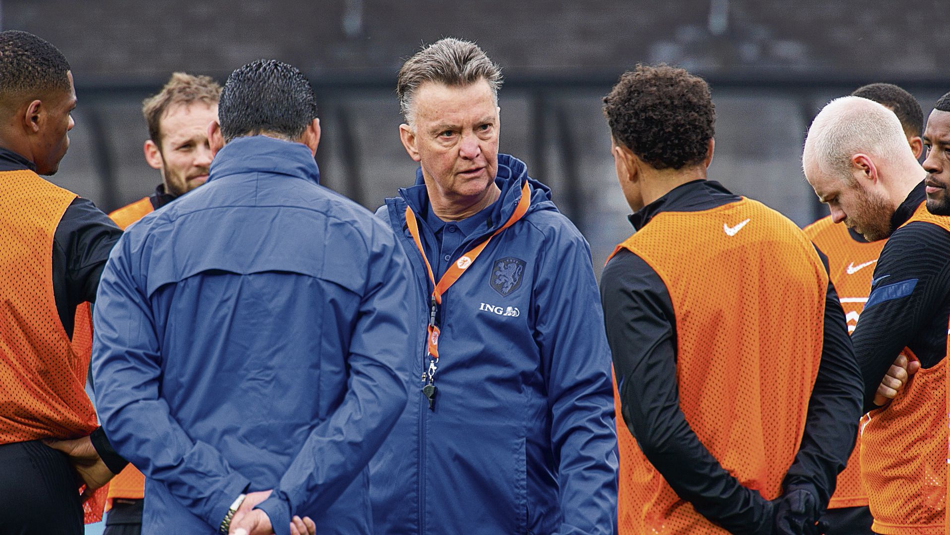 Hoe interview je Van Gaal? ‘Louis kost energie, is intens’ - NRC