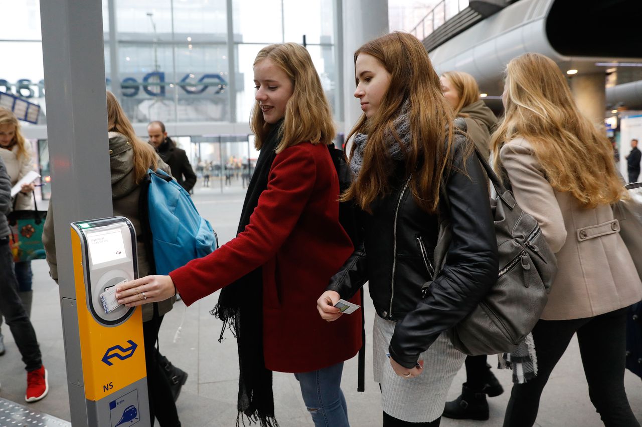 DUO mag ov-gegevens studenten opvragen - NRC