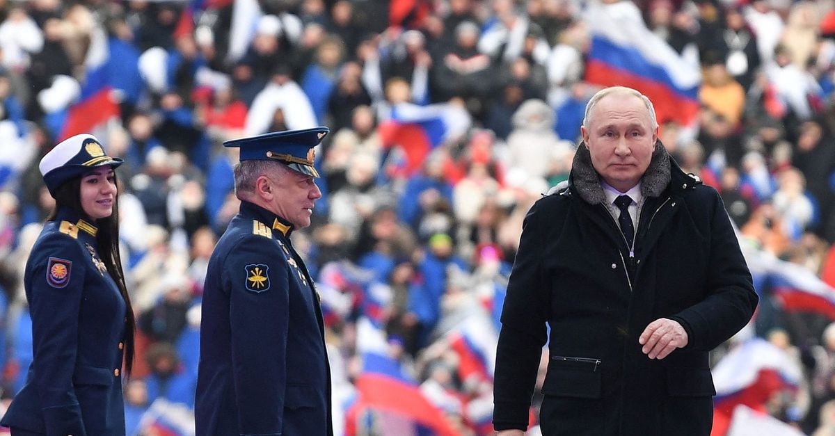 Poetin geeft toespraak tijdens rally in Moskou - NRC