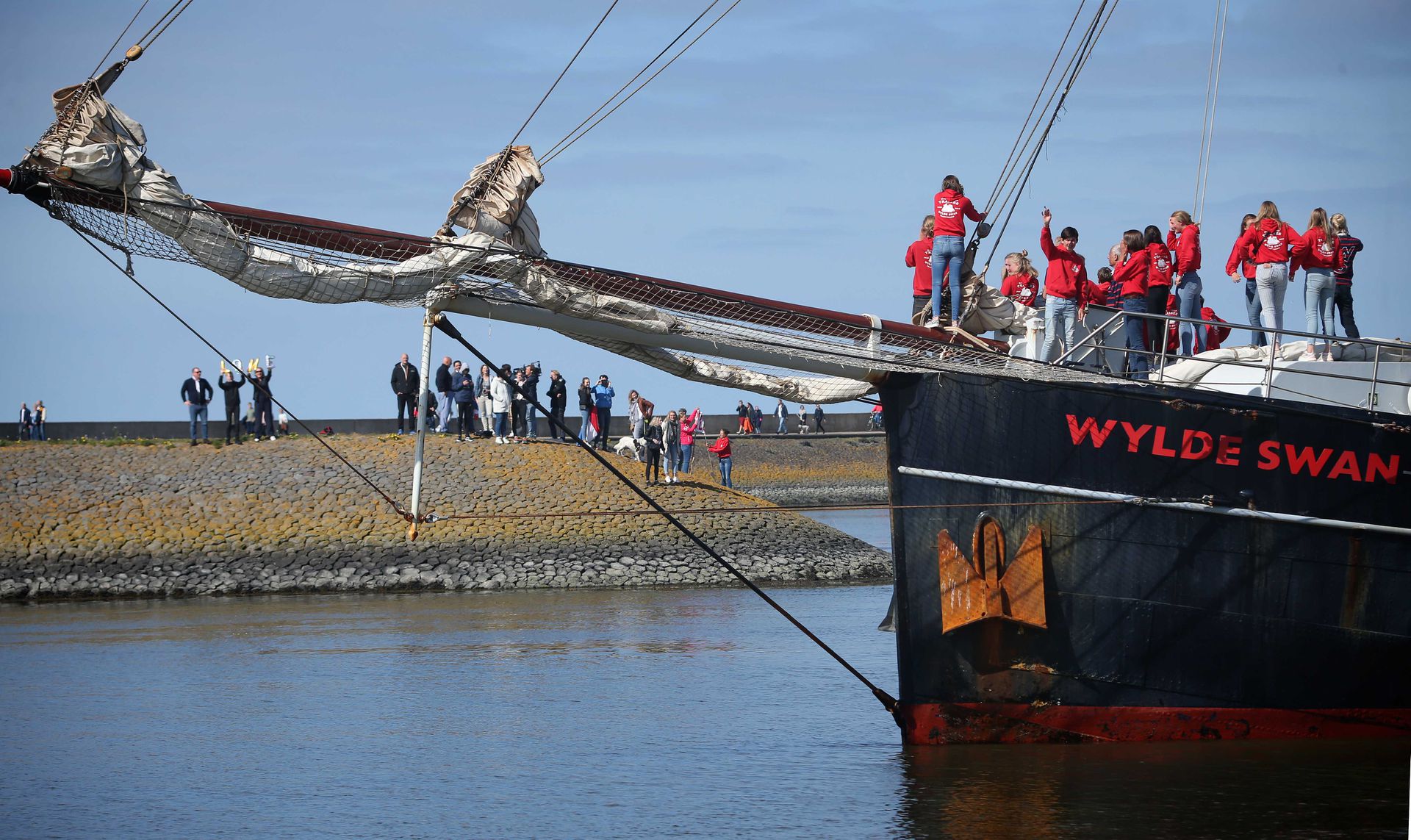 Zeilschip met scholieren terug in Nederland - NRC