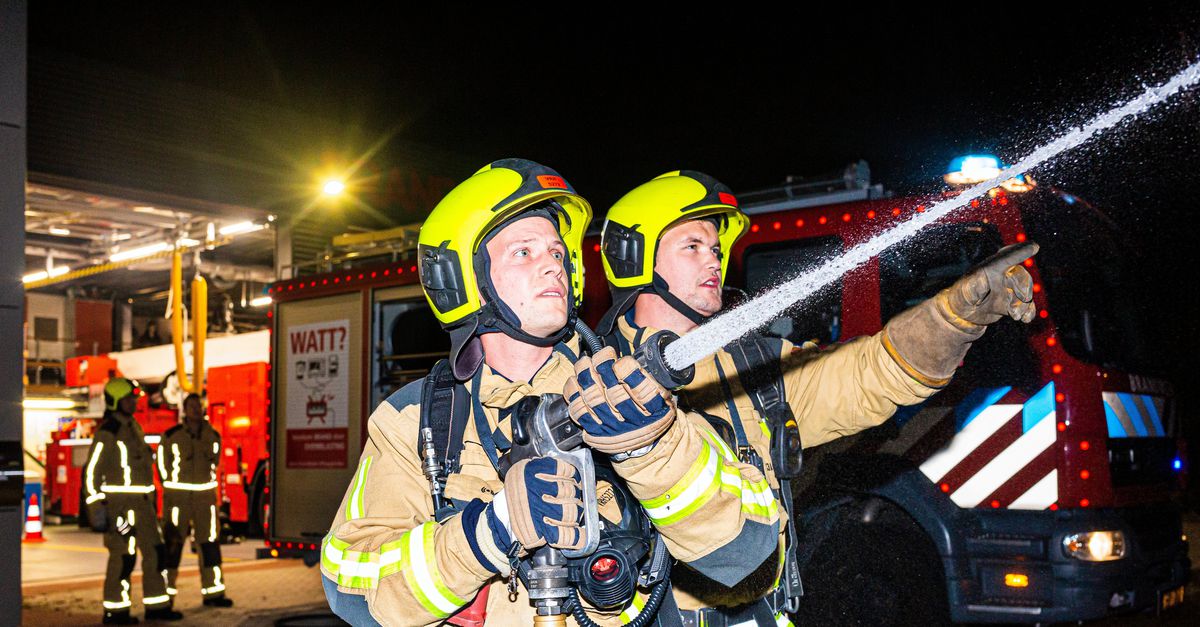 Bij de vrijwillige brandweer: ‘Met mijn maten kan ik de hele wereld aan ...