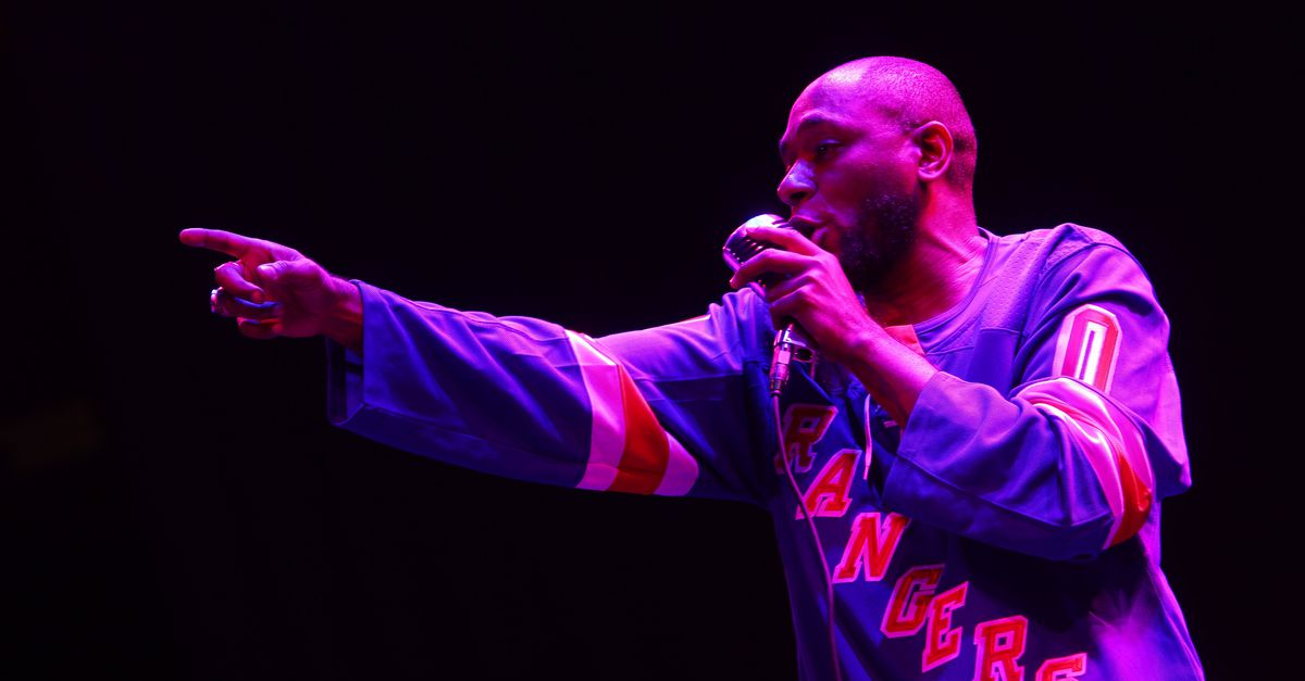 In Paradiso, a room full of fathers shows their sons why the legendary ...