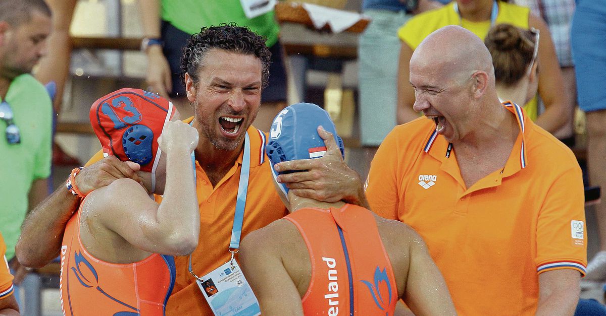 Talentvolle waterpolosters pakken kans om zich te tonen - NRC