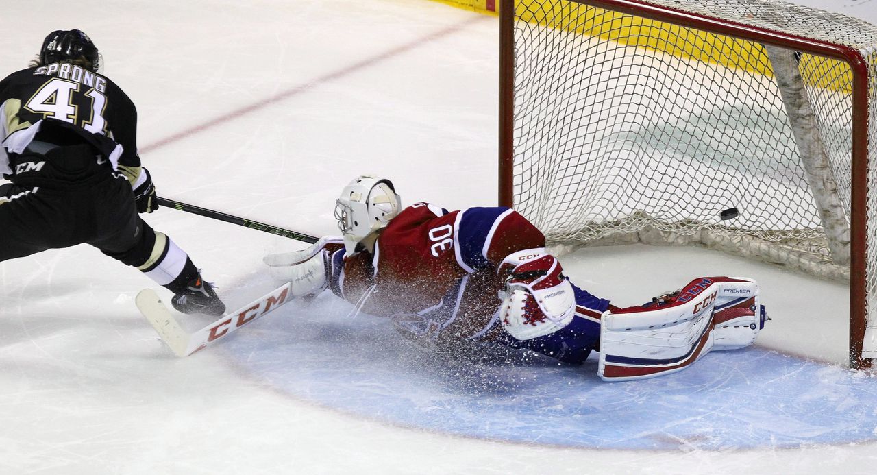 Daniel Sprong (18) speelt nu al in de NHL - NRC