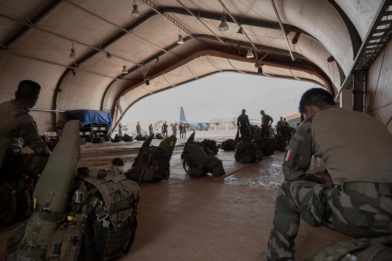 Eerste Franse troepen trekken zich terug uit Niger - NRC