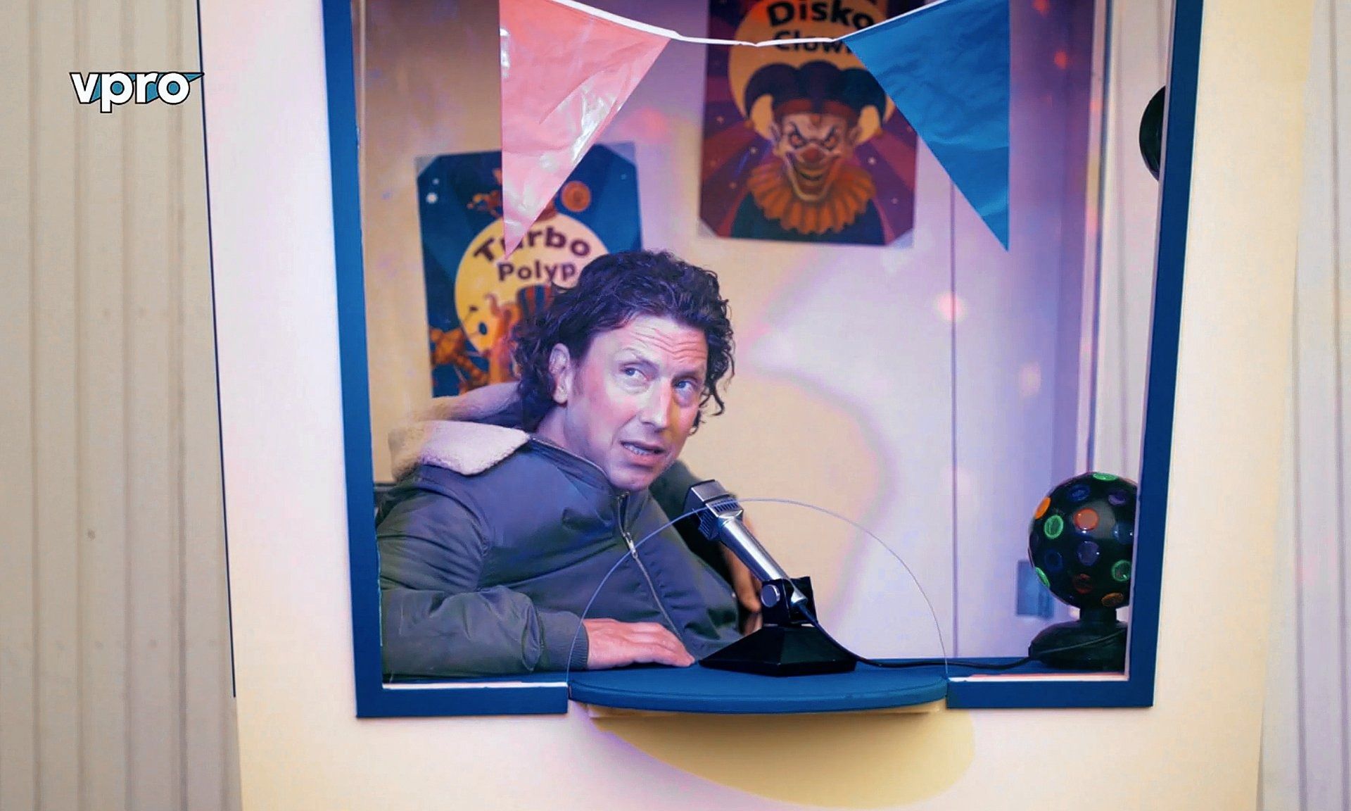 Tv-recensie | Satirisch programma van Merijn Scholten begint sterk ...