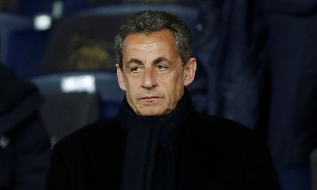 ‘Oud-president Sarkozy vast om campagnefinanciering’ - NRC