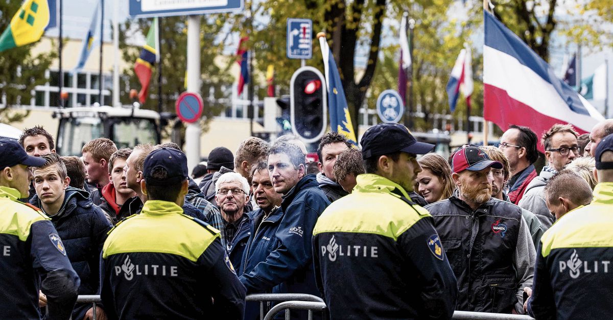 Met stikstof beleeft Rutte ‘heftige crisis’ - NRC
