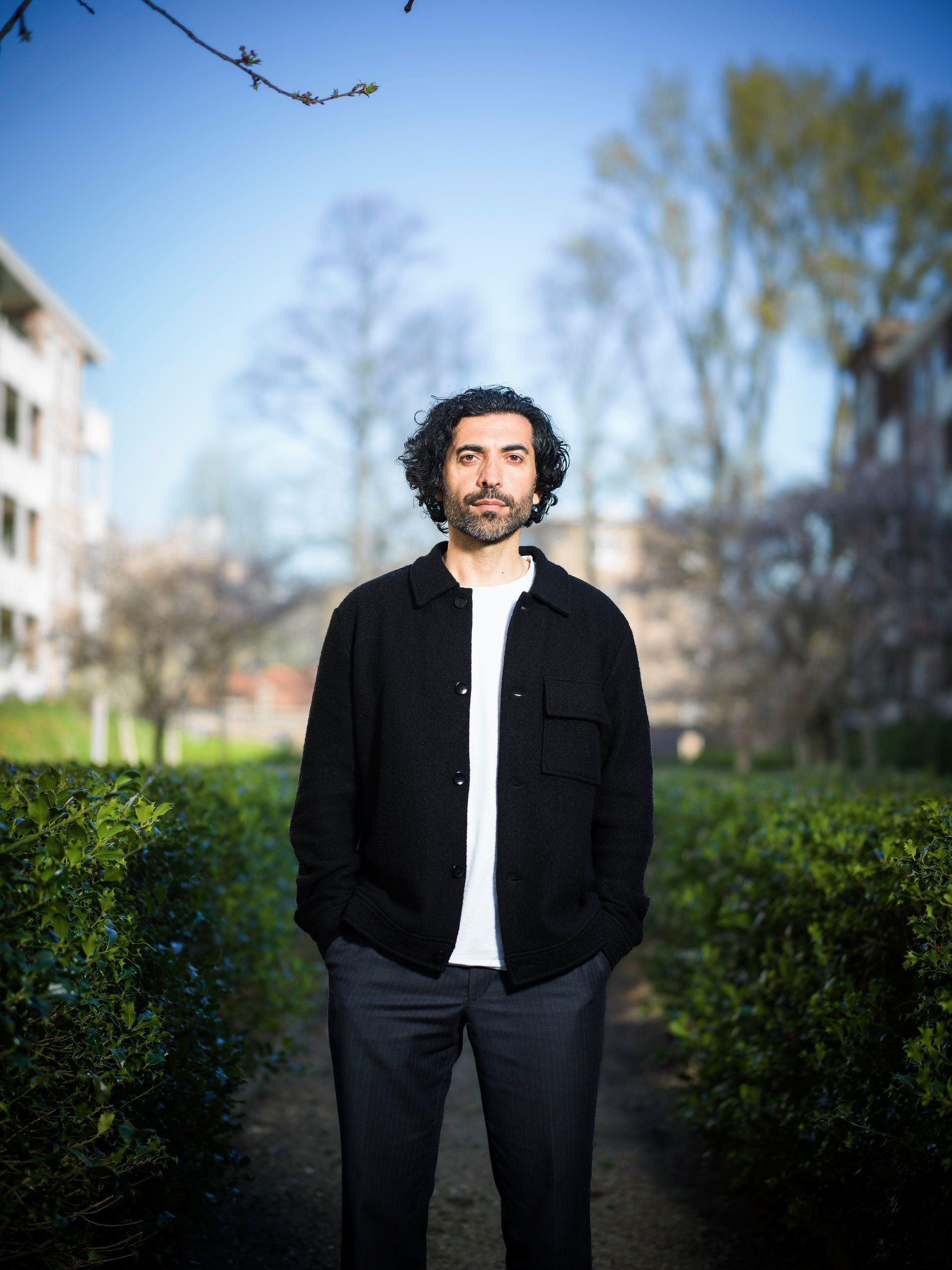 Schrijver Sinan Çankaya is er klaar mee: ‘Fuck integratie. Ik kan geen ...