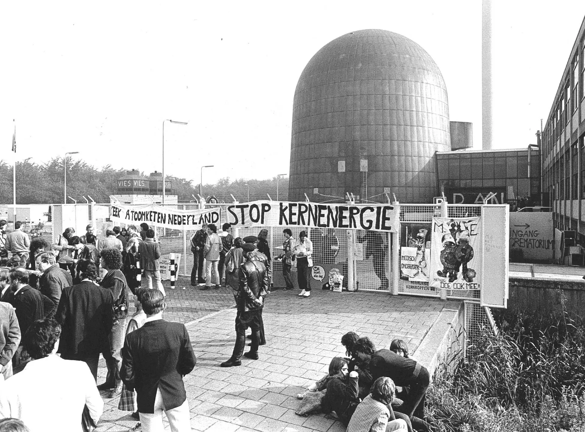 Bombardement van een prof en de bezetting van een kernreactor ...