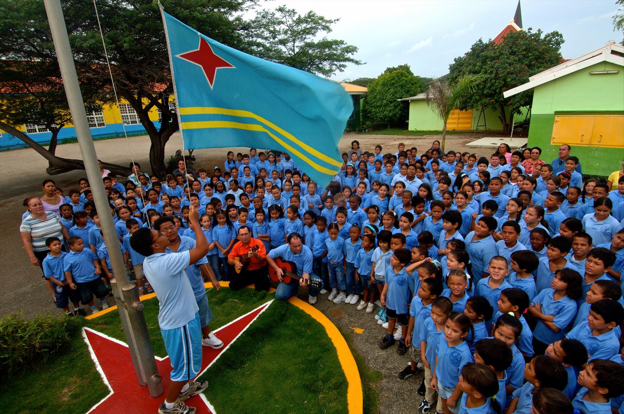 Opinie | Stop op Aruba met examens in het Nederlands - NRC