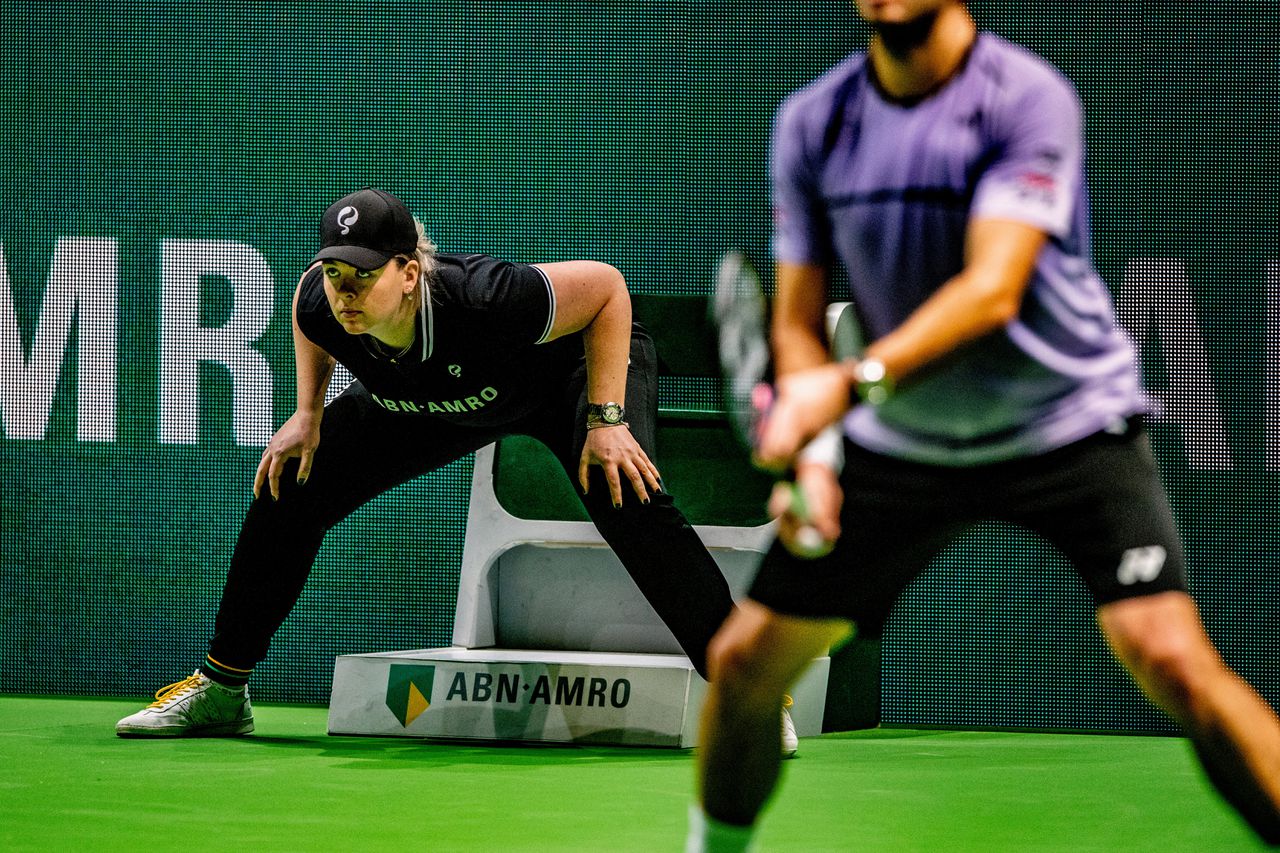 De soldaten van Ahoy die de lijnen bewaken - NRC