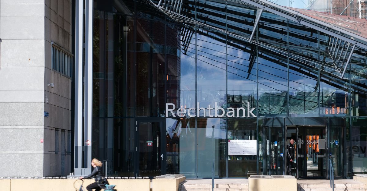 Griffier Rotterdamse rechtbank verdacht van lekken informatie - NRC