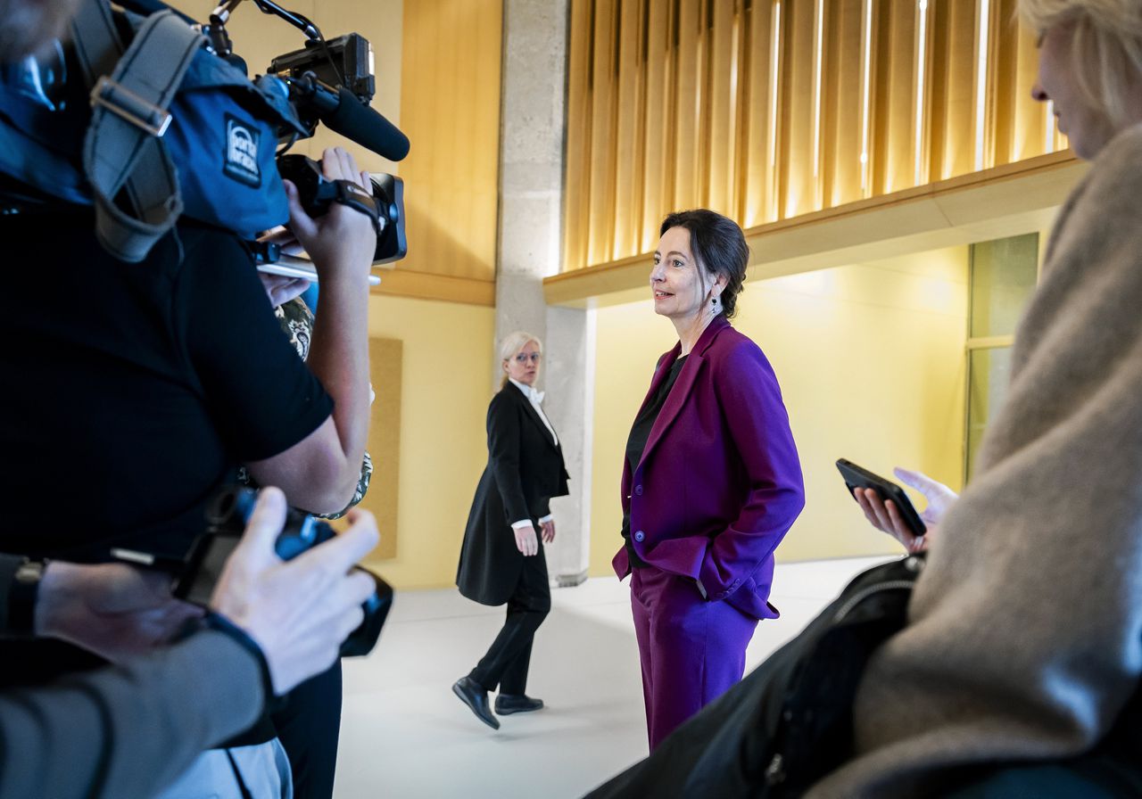 Minister Uitermark denkt er niet aan Halsema te ontslaan, noemt verzoek ...