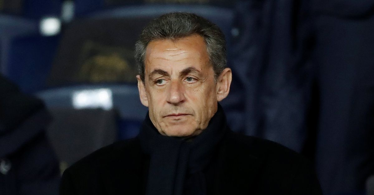 ‘Oud-president Sarkozy vast om campagnefinanciering’ - NRC