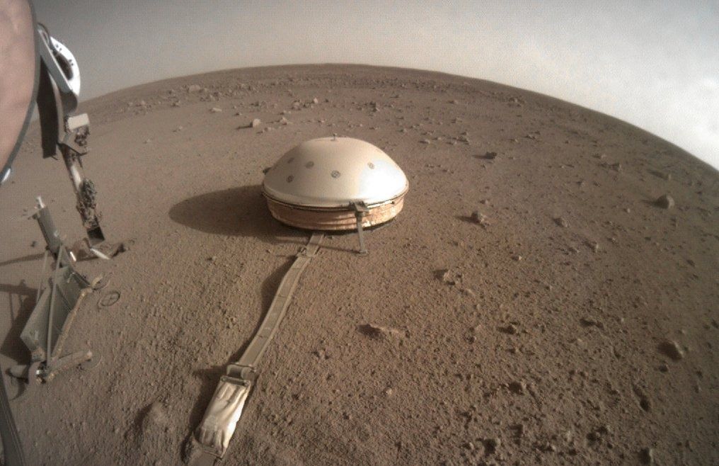 Lander meet meteoriet-inslag op Mars - NRC