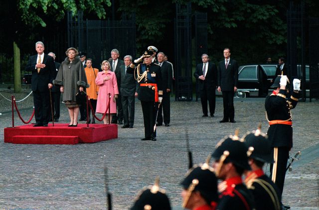 Hillary door de jaren heen - NRC