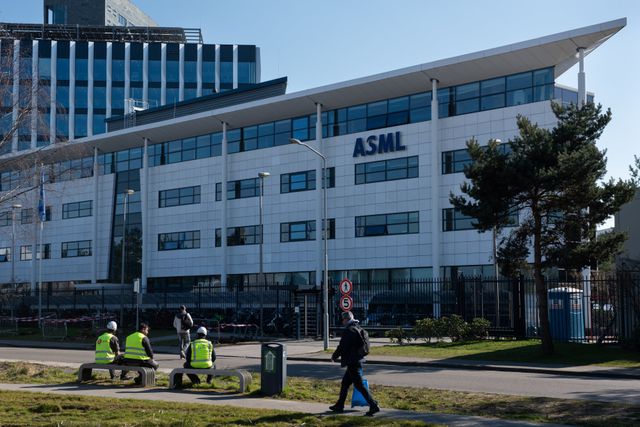 Bij ASML en NXP vermoedde niemand dat ‘einzelgänger’ German een spion was - NRC