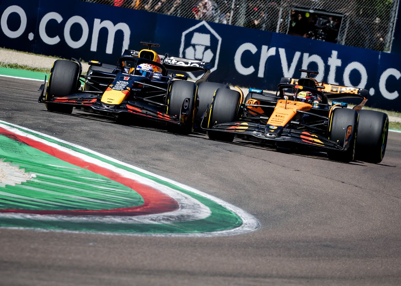 Niet de snelste auto besturen, toch meedoen om de titel: Max Verstappen ...