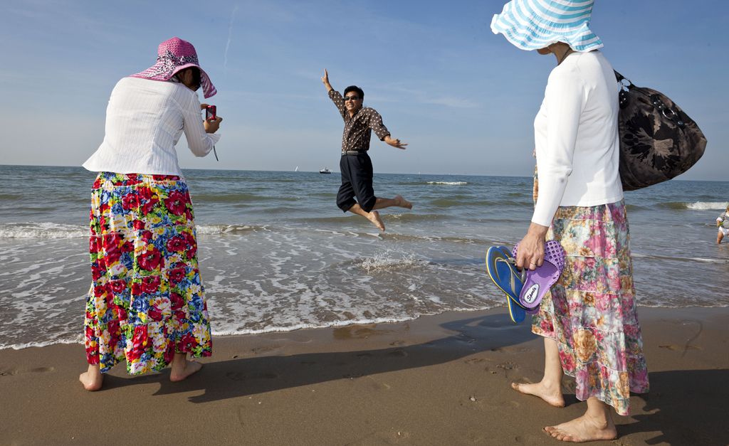 Dit leveren al die toeristen Nederland op - NRC