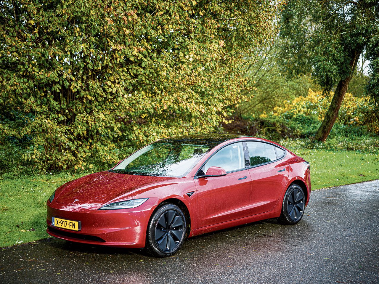 De Tesla Model 3 heeft een facelift gehad, is nog zuiniger, en ongekend ...