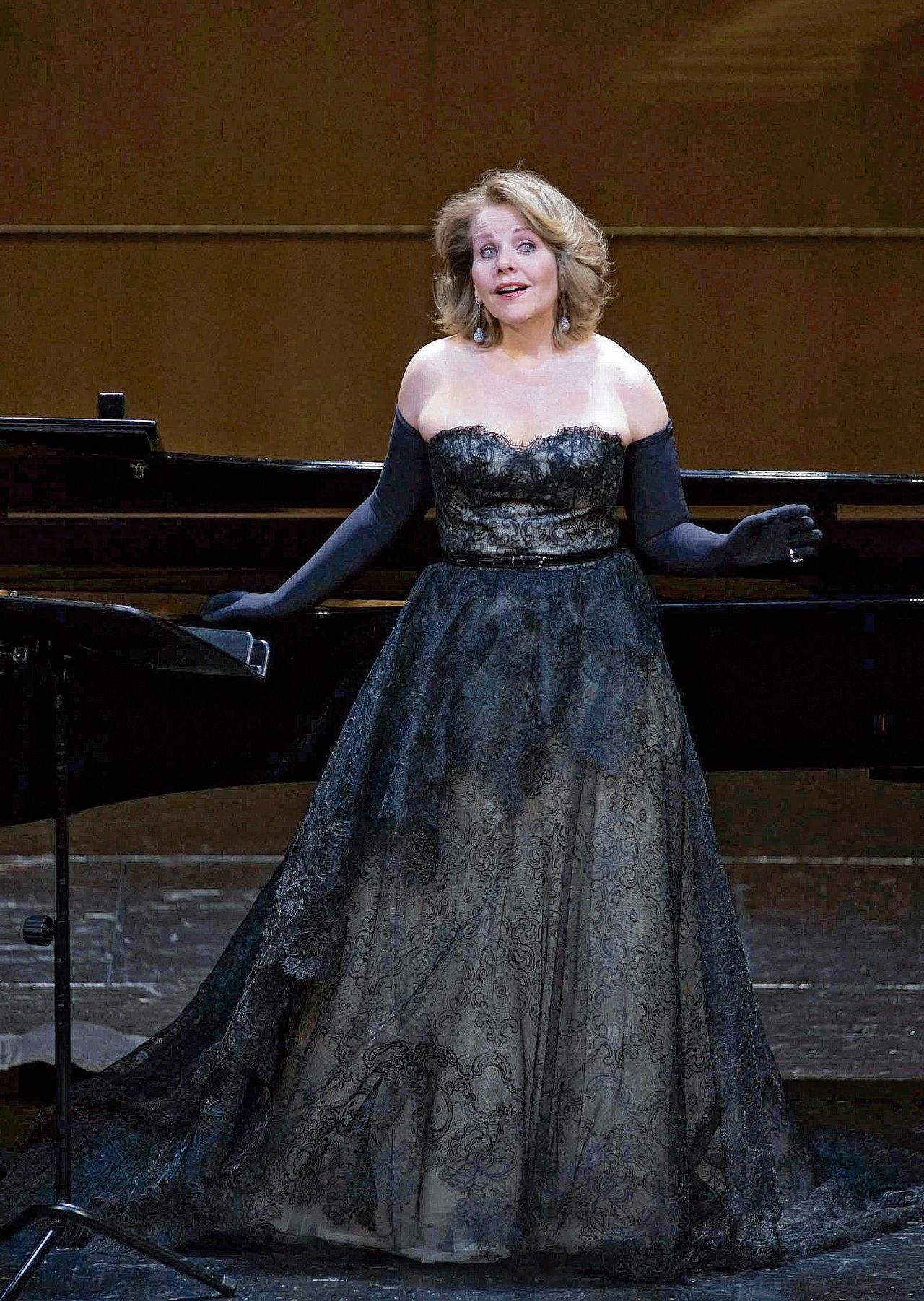 Renee Fleming zingt romig en stralend: om van te smullen - NRC