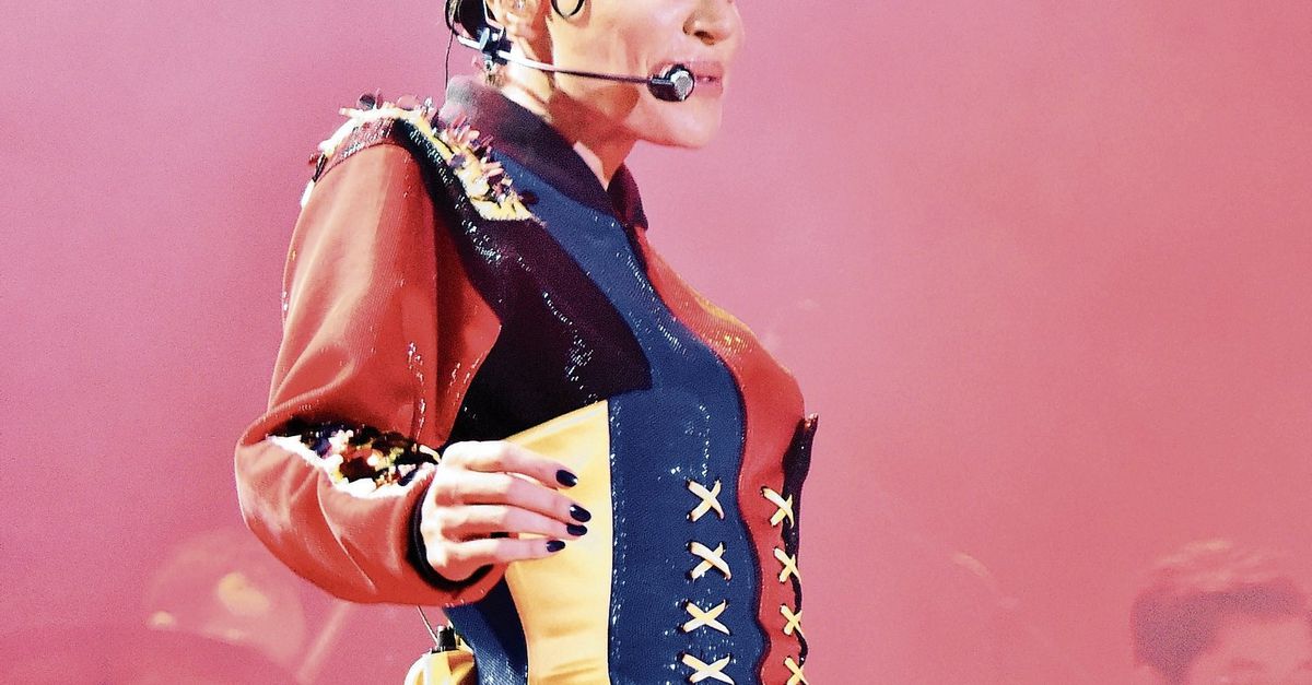 Turkse popster gearresteerd na grap over islamitische scholen - NRC