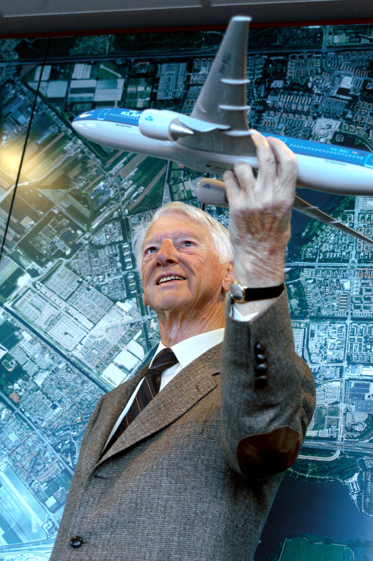 Ex-minnares bezorgt Kalbfleisch problemen - NRC