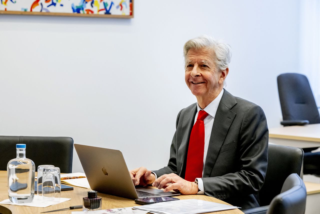 Patentenkwestie steeds groter probleem voor Plasterk - NRC