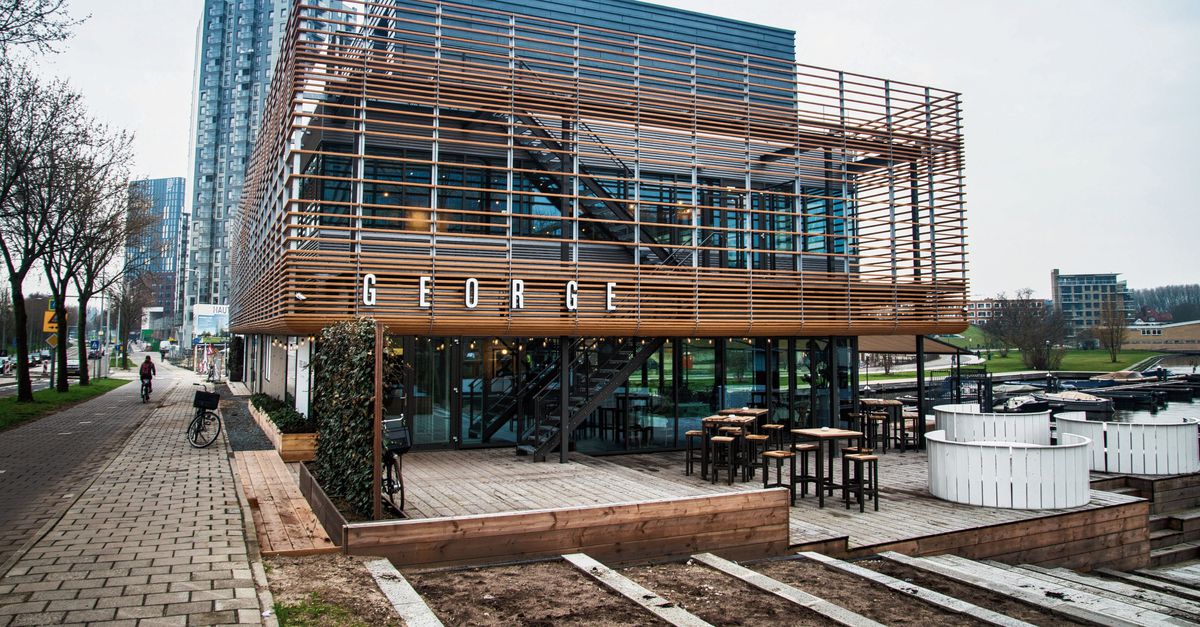 George Marina: weergaloze plek, zeer middelmatig eten - NRC