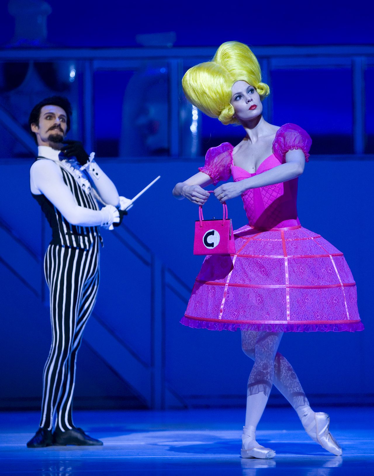 ‘Coppelia’ oogt overdonderend en danst truttig - NRC
