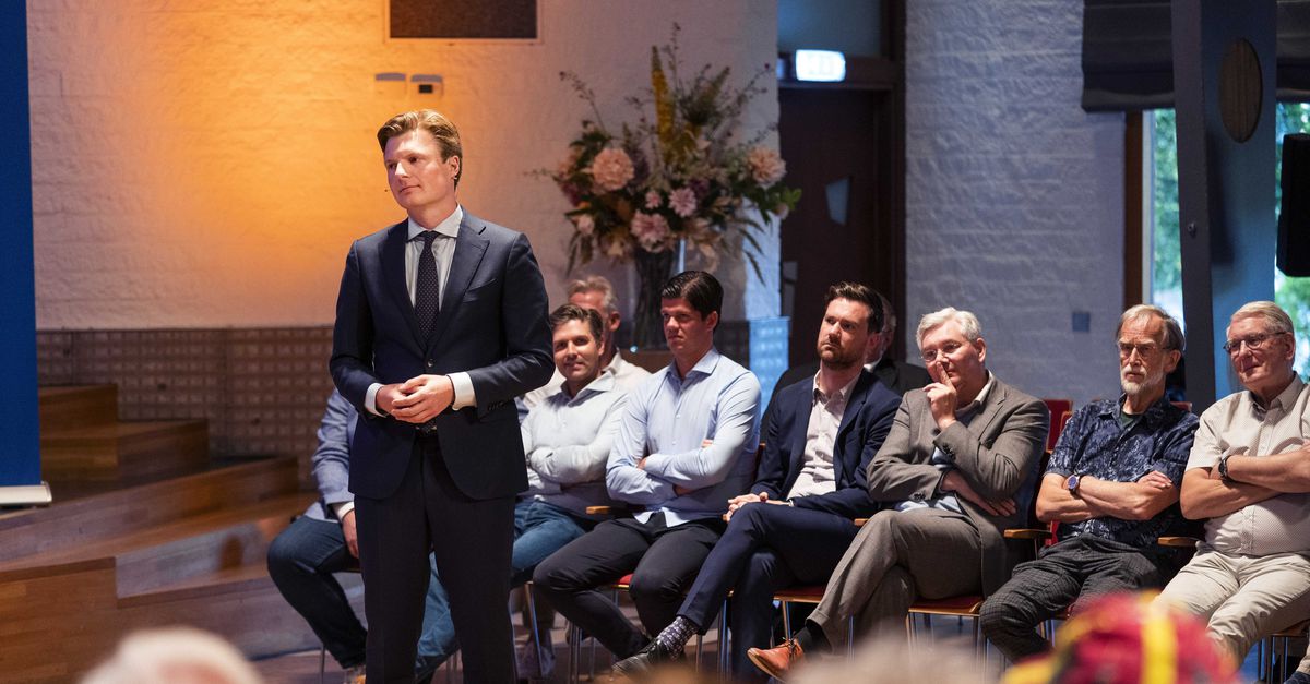 Veel kritiek tijdens de VVD-asielbijeenkomst: ‘Hij lult er meteen weer ...