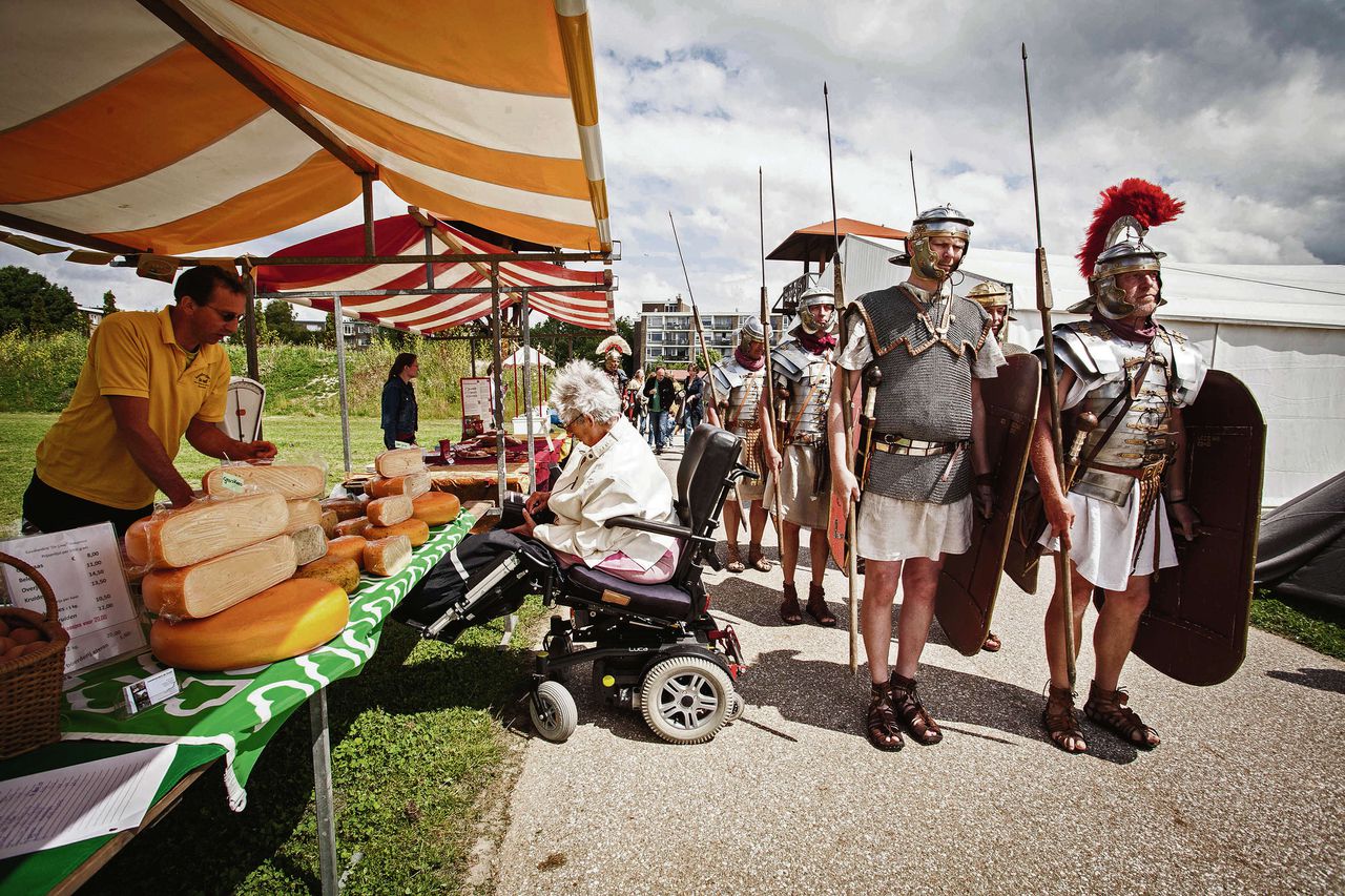 Wie aanligt bij het eten wil ook wat te ruiken hebben - NRC