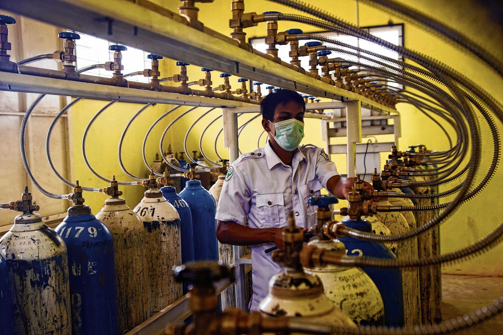 Zuurstof in tanks redt levens, maar kan ze ook kosten - NRC