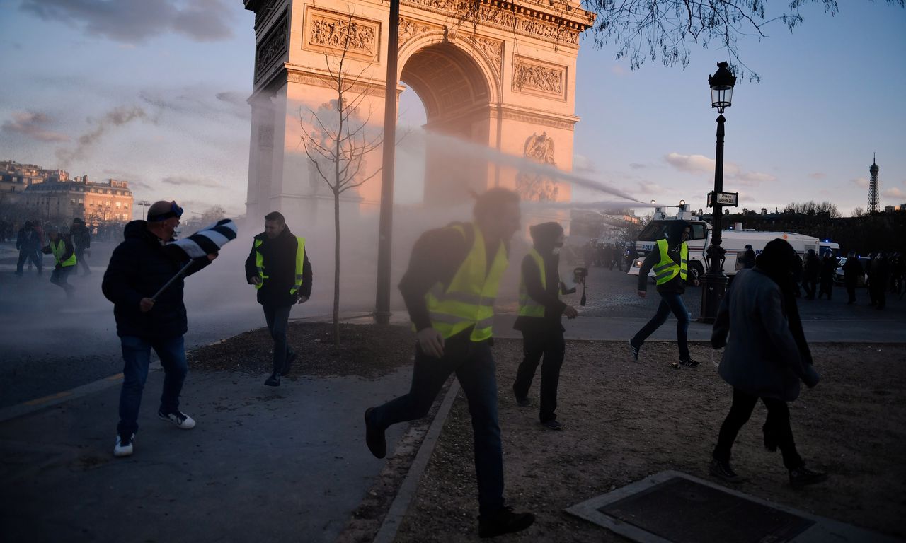 Gele hesjes - Lees onze stukken en achtergrondverhalen over de Gele ...
