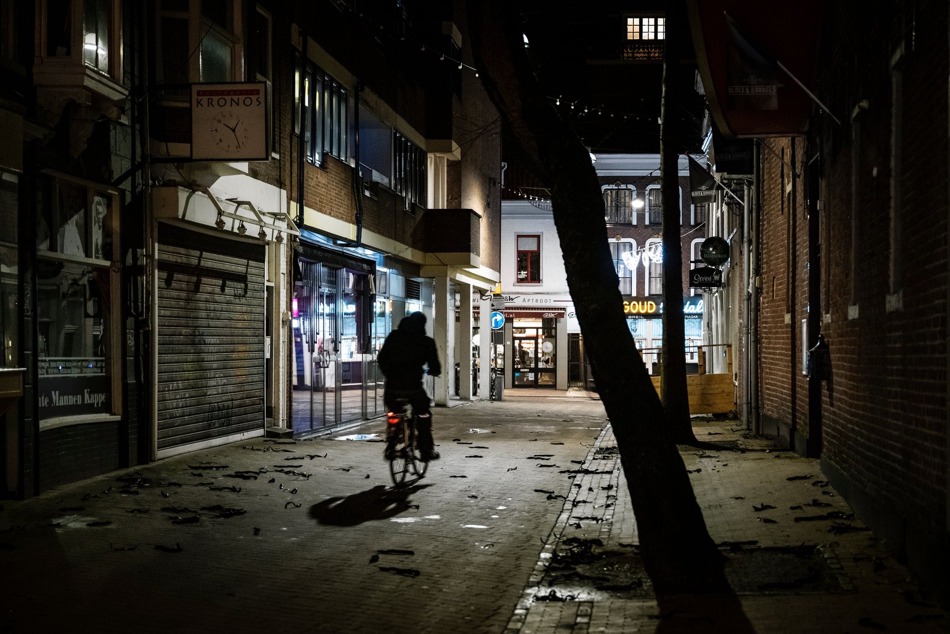 De avondklok is een reële optie voor kabinet - NRC