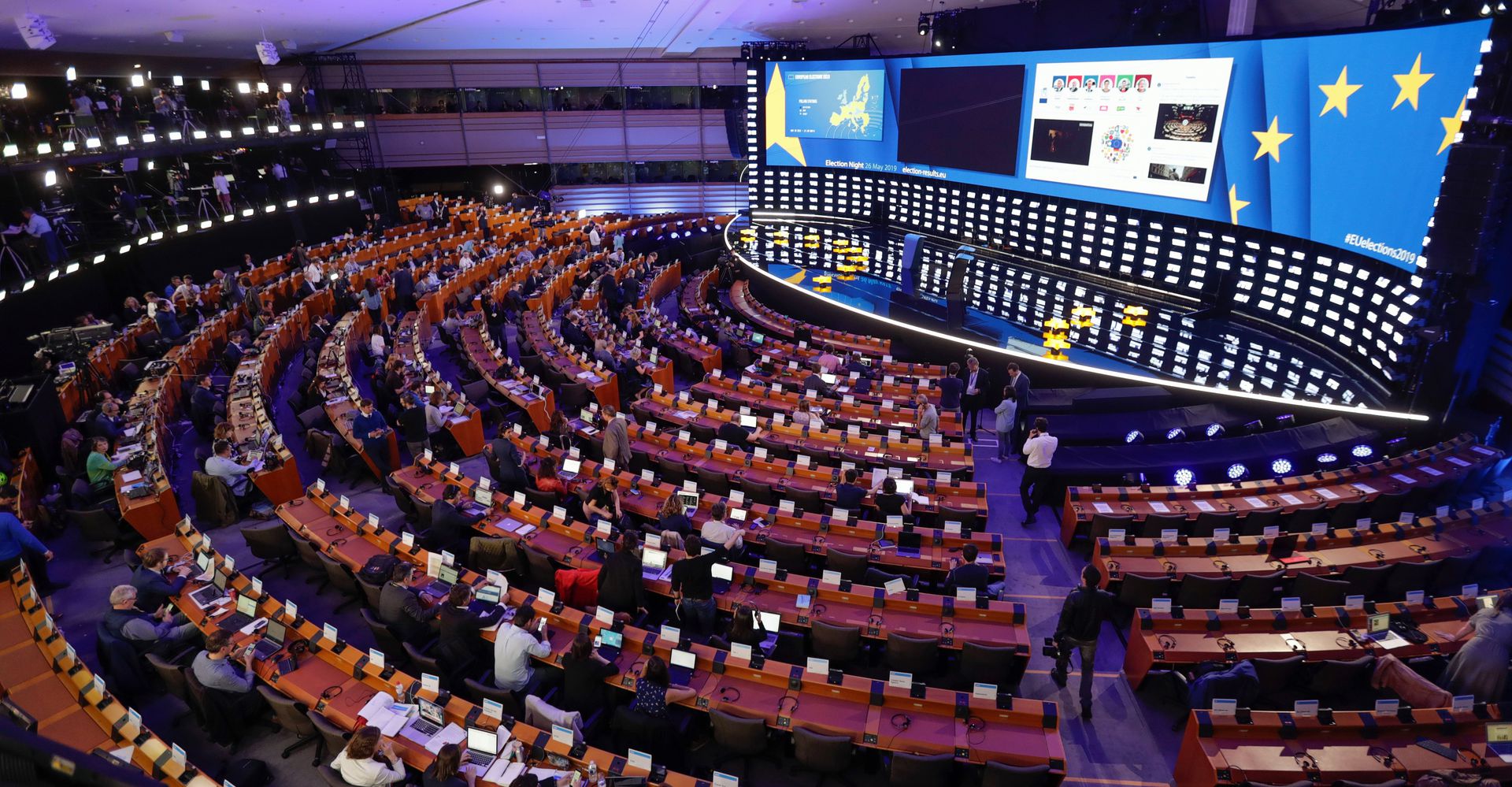 Christen-democraten en sociaal-democraten verliezen meerderheid in ...