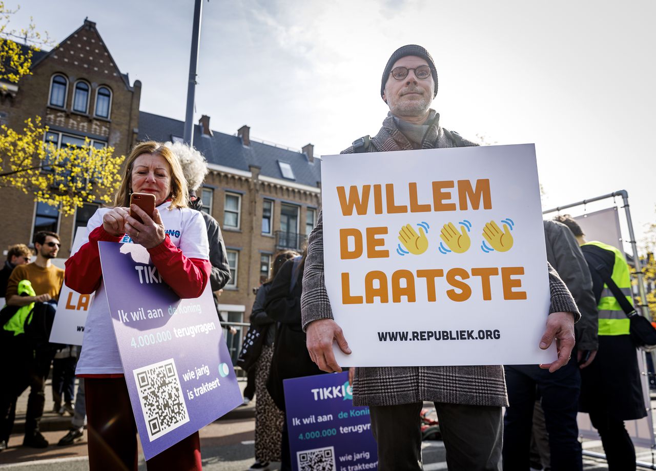 Republikeinen demonstreren langs de route - NRC