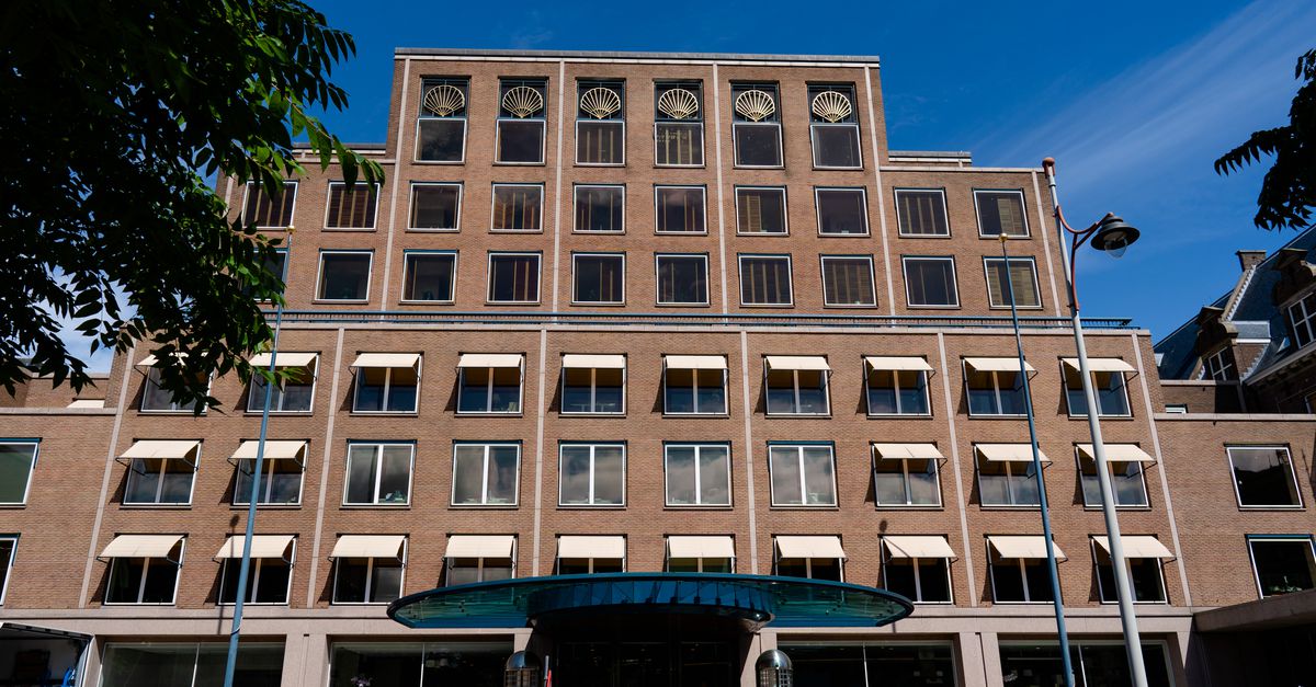 ‘Shell overweegt verhuizing hoofdkantoor uit Den Haag’ - NRC