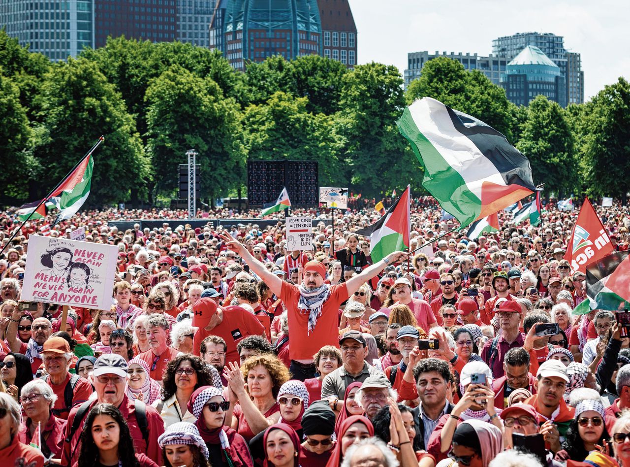 Zondag opnieuw een Rode Lijn-demonstratie, nu in campagnetijd - NRC